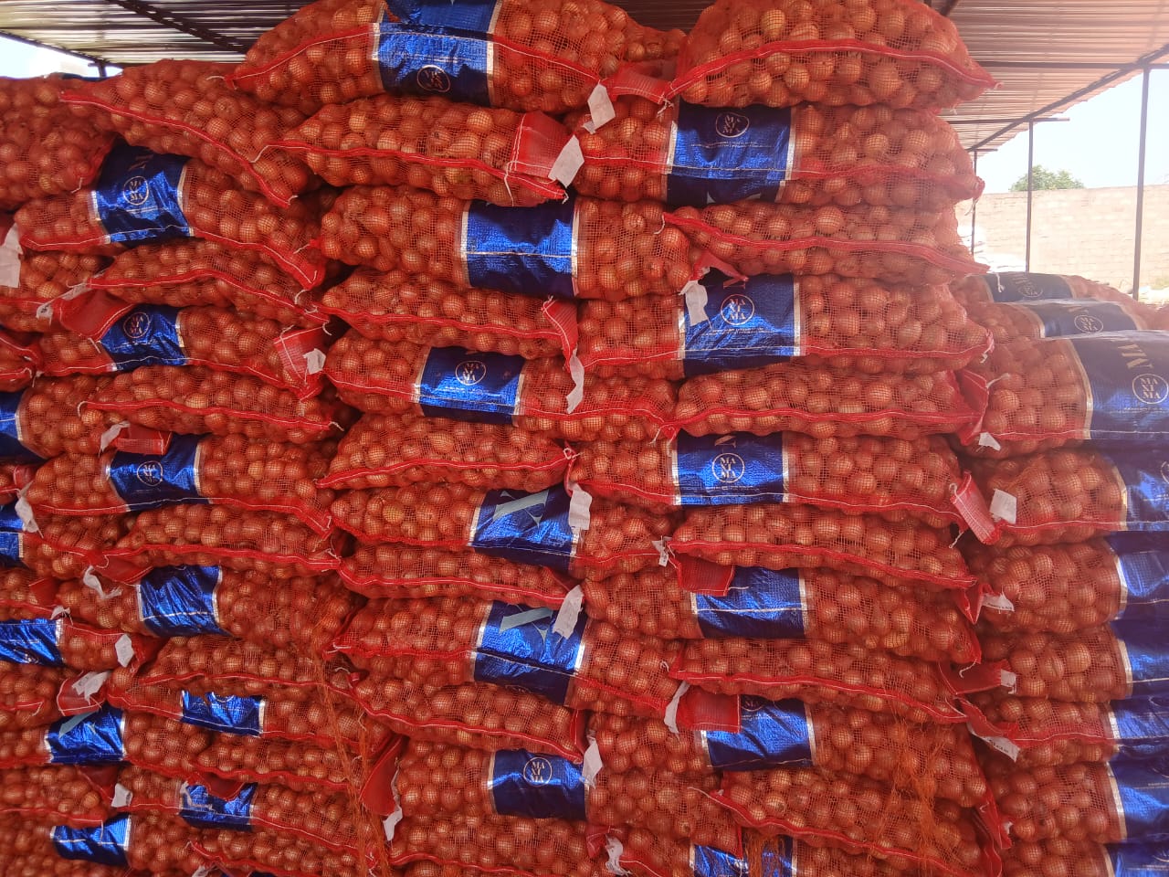 Des Sacs d'oignons de 25Kg sont disponibles à 8500/Sac - BayKat